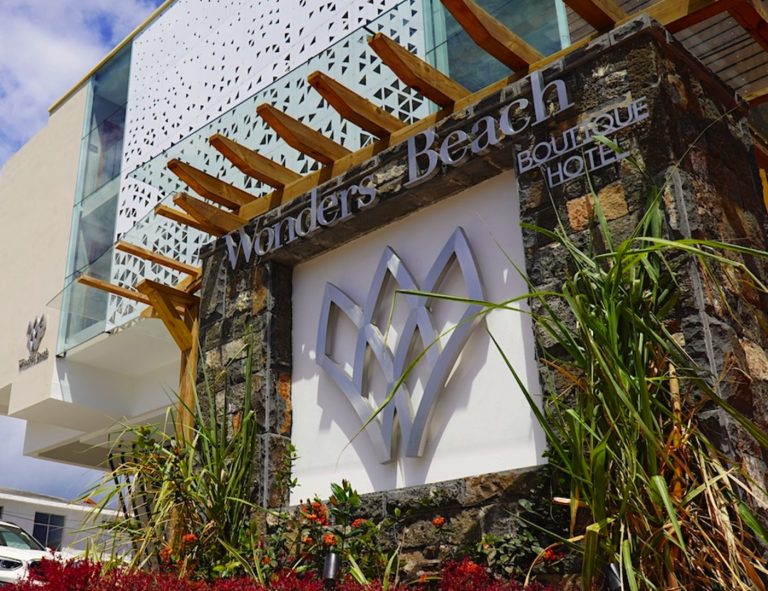 Wonders Beach – From Sunrise to Sundowner